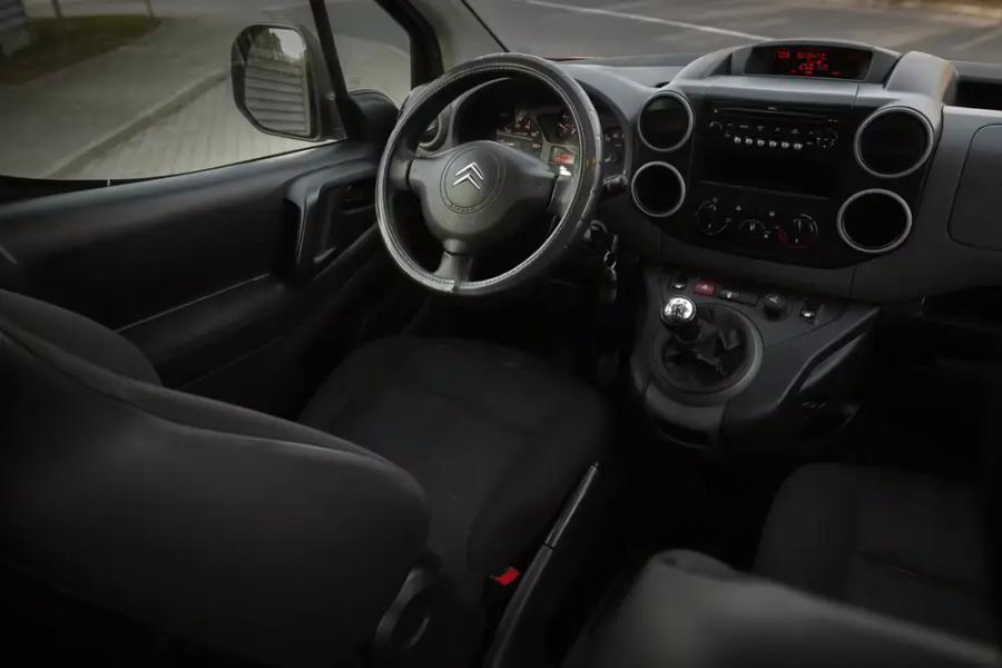 Sarkans Citroen Berlingo 2008 Jelgava, ar dzinēja tilpumu 1.60 L un nobraukumu 202 tūkst. km par 3950 €, foto 8 vietnē AUTOMOTO.COM.LV