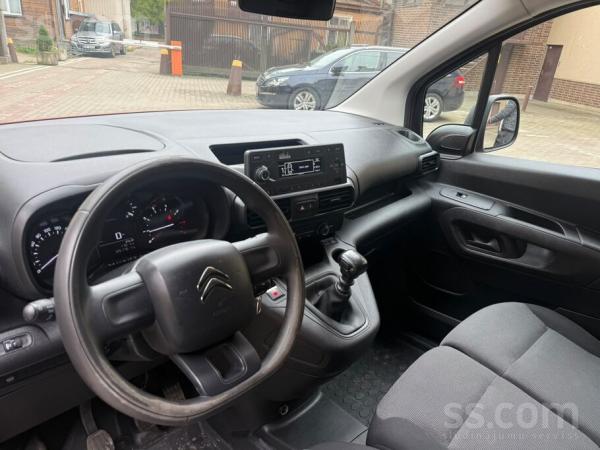Sarkans Citroen Berlingo 2019 Rīga, ar dzinēja tilpumu 1.20 L un nobraukumu 125 tūkst. km par 7300 €, foto 7 vietnē AUTOMOTO.COM.LV