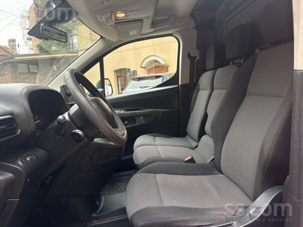 Sarkans Citroen Berlingo 2019 Rīga, ar dzinēja tilpumu 1.20 L un nobraukumu 125 tūkst. km par 7300 €, foto 8 vietnē AUTOMOTO.COM.LV