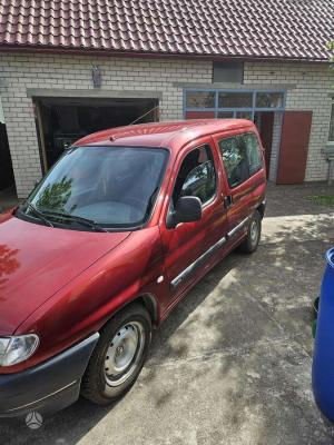 Sarkans Citroen Berlingo 2002 Gargždai, ar dzinēja tilpumu 2.00 L un nobraukumu 253 tūkst. km par 2200 €, foto 8 vietnē AUTOMOTO.COM.LV