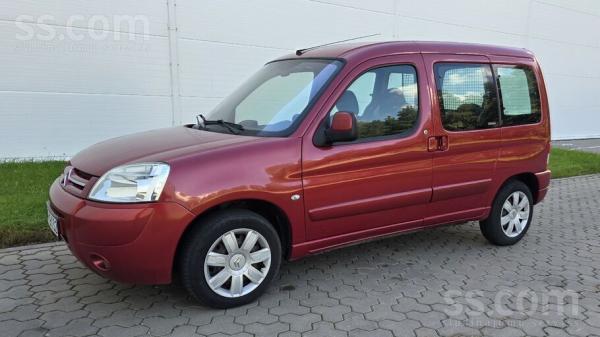 Красный Ситроен Берлинго 2007 в Рига, объемом двигателя 1.60 л и пробегом 299 тыс. км за 2850 €, фото 3 на AUTOMOTO.COM.LV