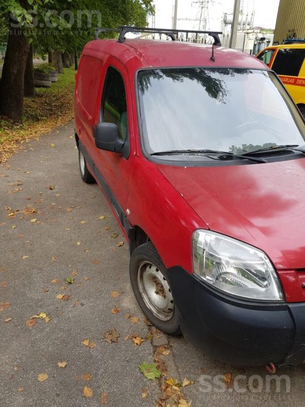 Sarkans Citroen Berlingo 2007 Rīga, ar dzinēja tilpumu 1.50 L un nobraukumu 295 tūkst. km par 1500 €, foto 3 vietnē AUTOMOTO.COM.LV