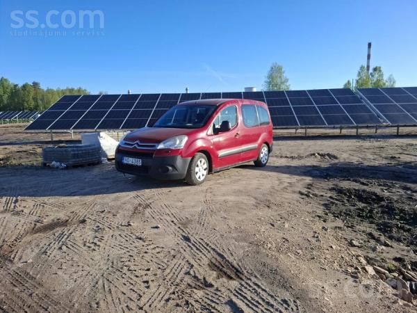 Red Citroen Berlingo 2008 in Daugavpils, with an engine capacity of 1.60 L and mileage of 254 thousand km for 3250 €, photo 1 on AUTOMOTO.COM.LV