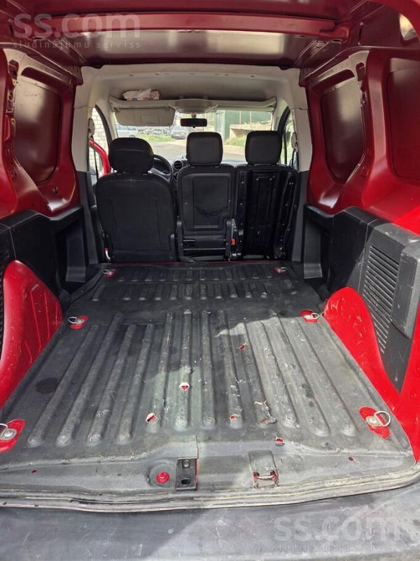 Sarkans Citroen Berlingo 2008 Talsi, ar dzinēja tilpumu 1.60 L un nobraukumu 143 tūkst. km par 2000 €, foto 7 vietnē AUTOMOTO.COM.LV