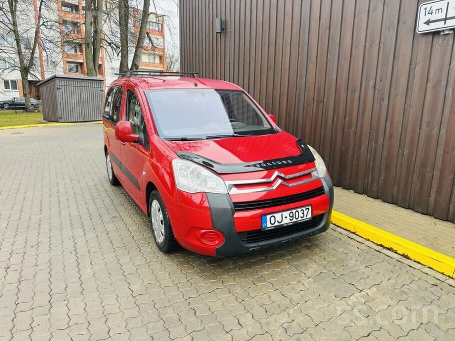 Sarkans Citroen Berlingo 2009 Rīga, ar dzinēja tilpumu 1.60 L un nobraukumu 371 tūkst. km par 3150 €, foto 3 vietnē AUTOMOTO.COM.LV