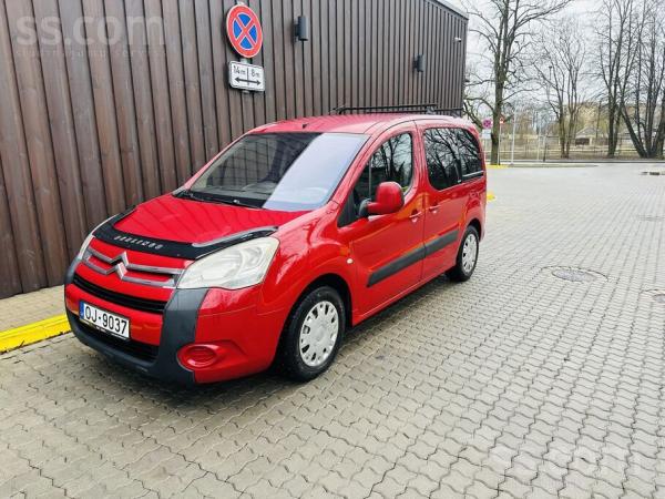 Sarkans Citroen Berlingo 2009 Rīga, ar dzinēja tilpumu 1.60 L un nobraukumu 371 tūkst. km par 3150 €, foto 3 vietnē AUTOMOTO.COM.LV