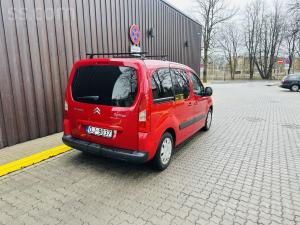 Sarkans Citroen Berlingo 2009 Rīga, ar dzinēja tilpumu 1.60 L un nobraukumu 371 tūkst. km par 3150 €, foto 5 vietnē AUTOMOTO.COM.LV