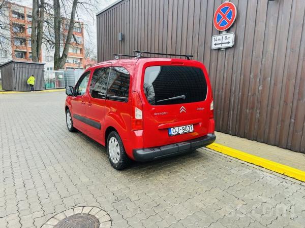 Sarkans Citroen Berlingo 2009 Rīga, ar dzinēja tilpumu 1.60 L un nobraukumu 371 tūkst. km par 3150 €, foto 5 vietnē AUTOMOTO.COM.LV