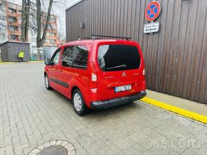 Sarkans Citroen Berlingo 2009 Rīga, ar dzinēja tilpumu 1.60 L un nobraukumu 371 tūkst. km par 3150 €, foto 6 vietnē AUTOMOTO.COM.LV