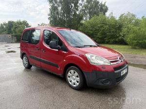 Red Citroen Berlingo 2009 in Riga, with an engine capacity of 1.60 L and mileage of 403 thousand km for 1890 €, photo 9 on AUTOMOTO.COM.LV