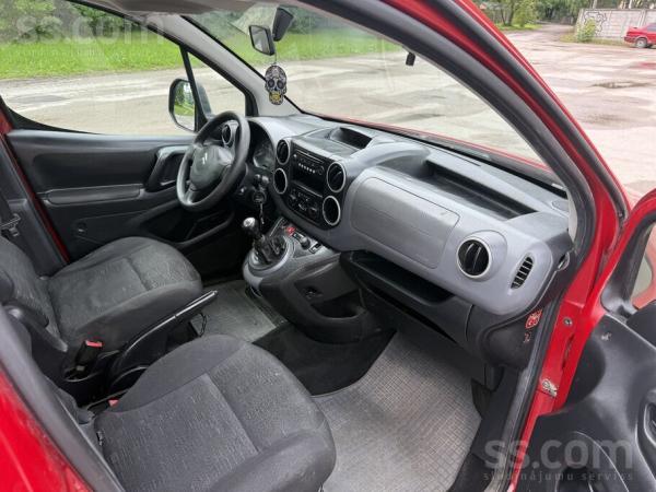 Red Citroen Berlingo 2009 in Riga, with an engine capacity of 1.60 L and mileage of 403 thousand km for 1890 €, photo 10 on AUTOMOTO.COM.LV