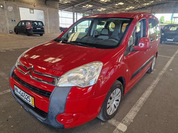 Sarkans Citroen Berlingo 2009 Ignalina, ar dzinēja tilpumu 1.59 L un nobraukumu 151 tūkst. km par 2250 €, foto 2 vietnē AUTOMOTO.COM.LV
