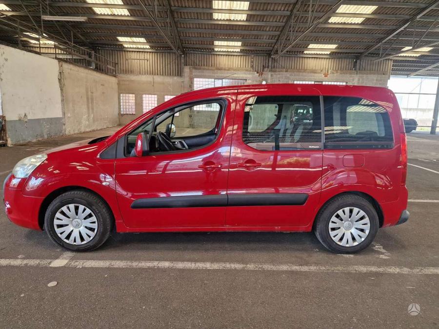 Sarkans Citroen Berlingo 2009 Ignalina, ar dzinēja tilpumu 1.59 L un nobraukumu 151 tūkst. km par 2250 €, foto 4 vietnē AUTOMOTO.COM.LV