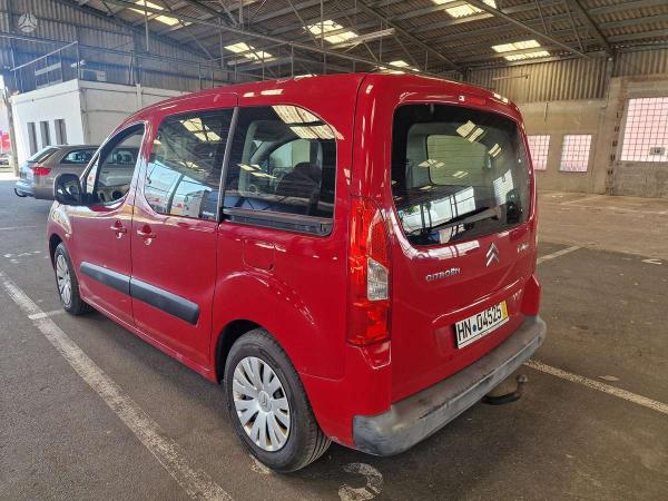 Sarkans Citroen Berlingo 2009 Ignalina, ar dzinēja tilpumu 1.59 L un nobraukumu 151 tūkst. km par 2250 €, foto 4 vietnē AUTOMOTO.COM.LV