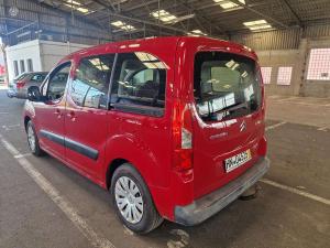 Sarkans Citroen Berlingo 2009 Ignalina, ar dzinēja tilpumu 1.59 L un nobraukumu 151 tūkst. km par 2250 €, foto 5 vietnē AUTOMOTO.COM.LV