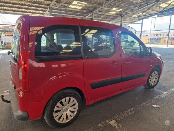 Sarkans Citroen Berlingo 2009 Ignalina, ar dzinēja tilpumu 1.59 L un nobraukumu 151 tūkst. km par 2250 €, foto 6 vietnē AUTOMOTO.COM.LV
