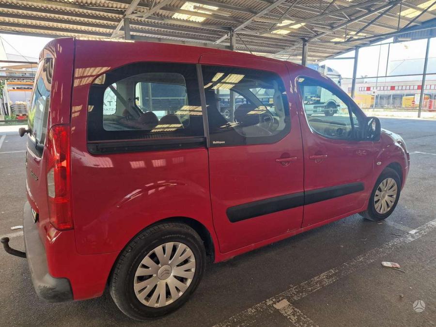 Sarkans Citroen Berlingo 2009 Ignalina, ar dzinēja tilpumu 1.59 L un nobraukumu 151 tūkst. km par 2250 €, foto 7 vietnē AUTOMOTO.COM.LV