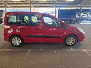 Sarkans Citroen Berlingo 2009 Ignalina, ar dzinēja tilpumu 1.59 L un nobraukumu 151 tūkst. km par 2250 €, foto 8 vietnē AUTOMOTO.COM.LV