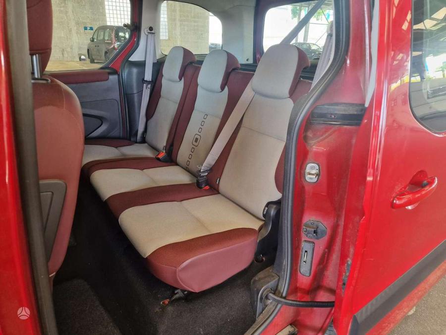 Sarkans Citroen Berlingo 2009 Ignalina, ar dzinēja tilpumu 1.59 L un nobraukumu 151 tūkst. km par 2250 €, foto 12 vietnē AUTOMOTO.COM.LV