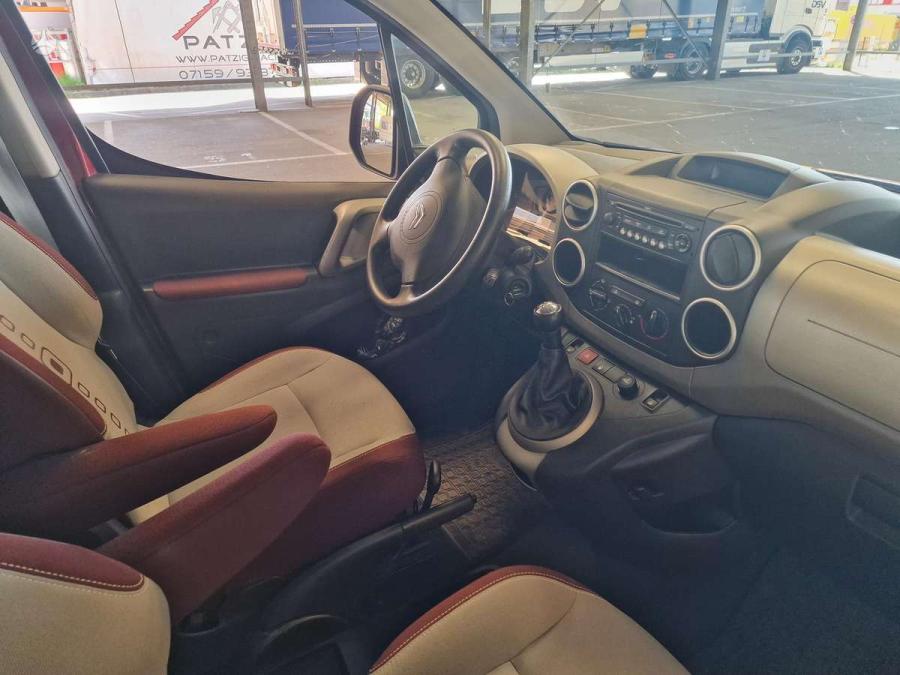 Sarkans Citroen Berlingo 2009 Ignalina, ar dzinēja tilpumu 1.59 L un nobraukumu 151 tūkst. km par 2250 €, foto 13 vietnē AUTOMOTO.COM.LV