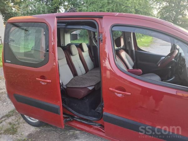 Sarkans Citroen Berlingo 2009 Rīga, ar dzinēja tilpumu 1.60 L un nobraukumu 265 tūkst. km par 2500 €, foto 4 vietnē AUTOMOTO.COM.LV