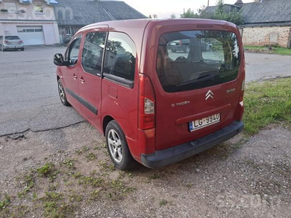 Sarkans Citroen Berlingo 2009 Rīga, ar dzinēja tilpumu 1.60 L un nobraukumu 265 tūkst. km par 2500 €, foto 6 vietnē AUTOMOTO.COM.LV