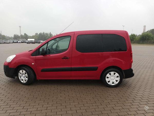 Sarkans Citroen Berlingo 2010 Marijampole, ar dzinēja tilpumu 1.56 L un nobraukumu 225 tūkst. km par 3650 €, foto 3 vietnē AUTOMOTO.COM.LV