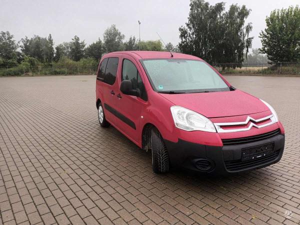 Sarkans Citroen Berlingo 2010 Marijampole, ar dzinēja tilpumu 1.56 L un nobraukumu 225 tūkst. km par 3650 €, foto 4 vietnē AUTOMOTO.COM.LV
