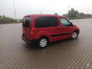 Red Citroen Berlingo 2010 in Marijampole, with an engine capacity of 1.56 L and mileage of 225 thousand km for 3650 €, photo 7 on AUTOMOTO.COM.LV