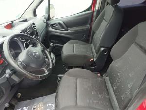 Red Citroen Berlingo 2010 in Marijampole, with an engine capacity of 1.56 L and mileage of 225 thousand km for 3650 €, photo 9 on AUTOMOTO.COM.LV