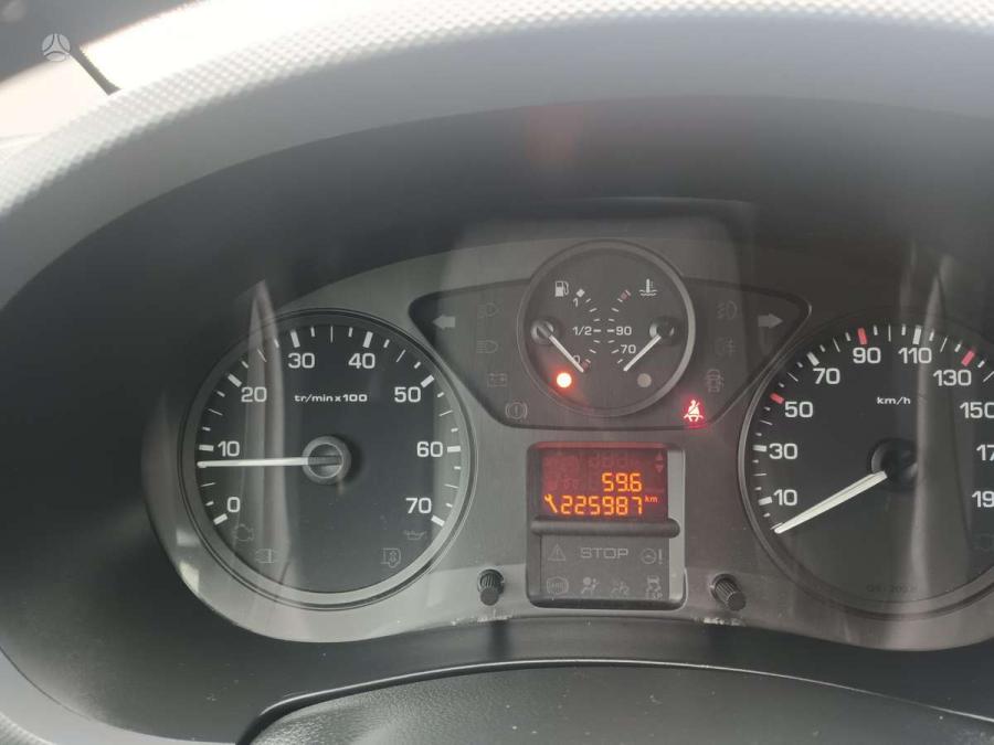 Red Citroen Berlingo 2010 in Marijampole, with an engine capacity of 1.56 L and mileage of 225 thousand km for 3650 €, photo 12 on AUTOMOTO.COM.LV