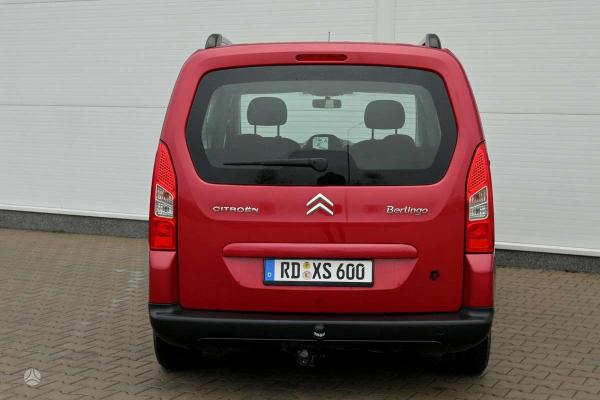 Red Citroen Berlingo 2011 in Kretinga, with an engine capacity of 1.59 L and mileage of 203 thousand km for 3750 €, photo 8 on AUTOMOTO.COM.LV