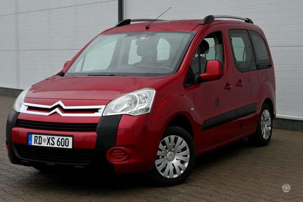 Red Citroen Berlingo 2011 in Kretinga, with an engine capacity of 1.59 L and mileage of 203 thousand km for 3750 €, photo 3 on AUTOMOTO.COM.LV