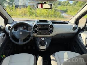 Sarkans Citroen Berlingo 2012 Bauska, ar dzinēja tilpumu 1.60 L un nobraukumu 318 tūkst. km par 2900 €, foto 12 vietnē AUTOMOTO.COM.LV
