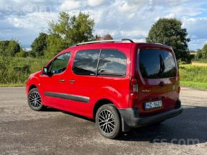Sarkans Citroen Berlingo 2012 Bauska, ar dzinēja tilpumu 1.60 L un nobraukumu 318 tūkst. km par 2900 €, foto 3 vietnē AUTOMOTO.COM.LV