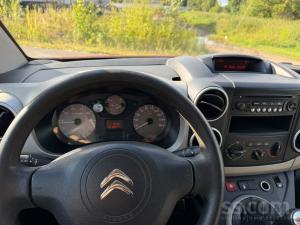 Sarkans Citroen Berlingo 2012 Bauska, ar dzinēja tilpumu 1.60 L un nobraukumu 318 tūkst. km par 2900 €, foto 15 vietnē AUTOMOTO.COM.LV