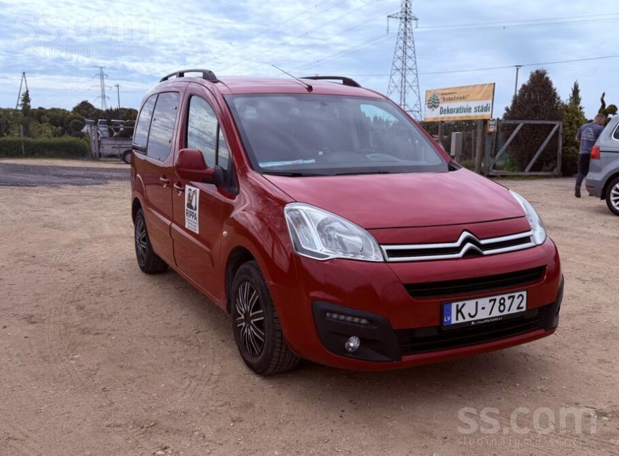 Sarkans Citroen Berlingo 2016 Jelgava, ar dzinēja tilpumu 1.60 L un nobraukumu 186 tūkst. km par 5550 €, foto 4 vietnē AUTOMOTO.COM.LV