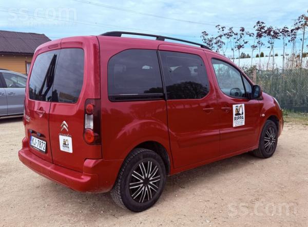 Sarkans Citroen Berlingo 2016 Jelgava, ar dzinēja tilpumu 1.60 L un nobraukumu 186 tūkst. km par 5550 €, foto 6 vietnē AUTOMOTO.COM.LV