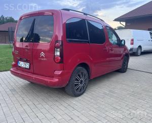 Sarkans Citroen Berlingo 2016 Jelgava, ar dzinēja tilpumu 1.60 L un nobraukumu 186 tūkst. km par 5550 €, foto 8 vietnē AUTOMOTO.COM.LV