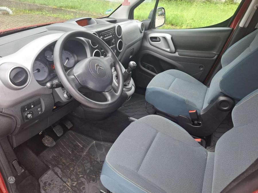 Sarkans Citroen Berlingo 2017 Marijampole, ar dzinēja tilpumu 1.56 L un nobraukumu 147 tūkst. km par 5900 €, foto 8 vietnē AUTOMOTO.COM.LV