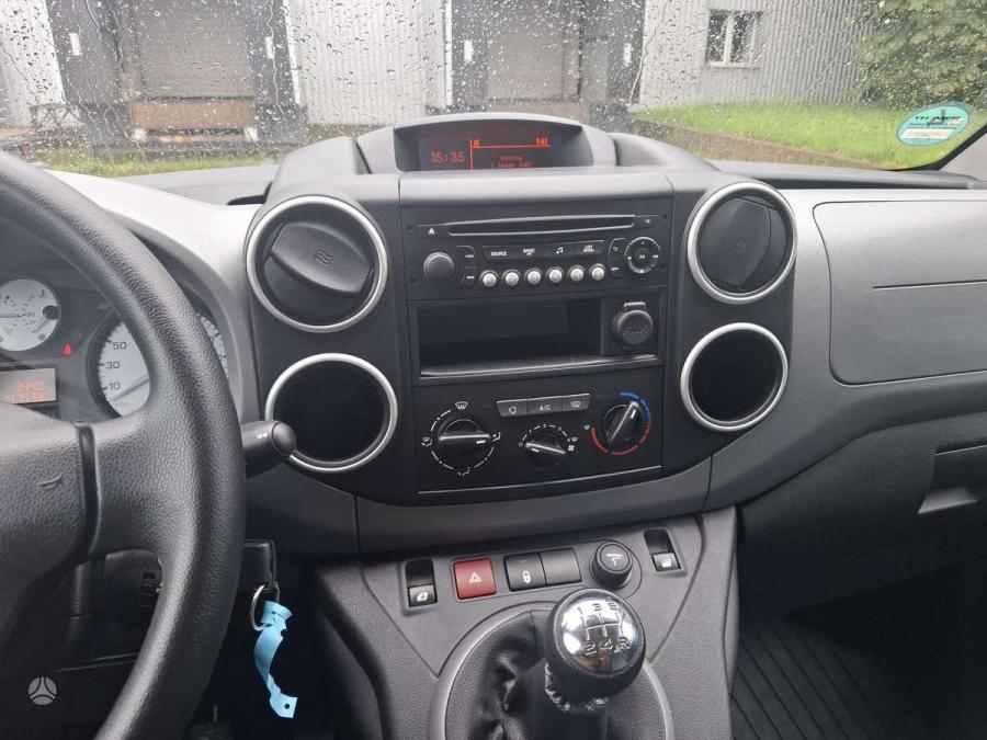 Sarkans Citroen Berlingo 2017 Marijampole, ar dzinēja tilpumu 1.56 L un nobraukumu 147 tūkst. km par 5900 €, foto 10 vietnē AUTOMOTO.COM.LV