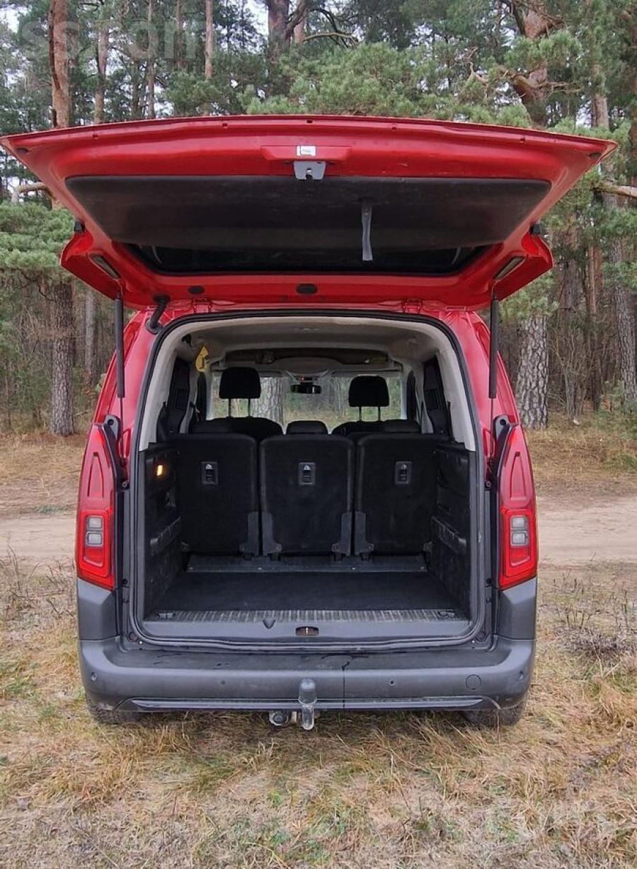 Red Citroen Berlingo 2019 in Riga, with an engine capacity of 1.50 L and mileage of 96 thousand km for 12250 €, photo 10 on AUTOMOTO.COM.LV