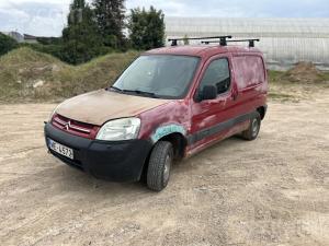 Red Citroen Berlingo 2004 in Dobele, with an engine capacity of 1.90 L and mileage of 300 thousand km for 288 €, photo 3 on AUTOMOTO.COM.LV