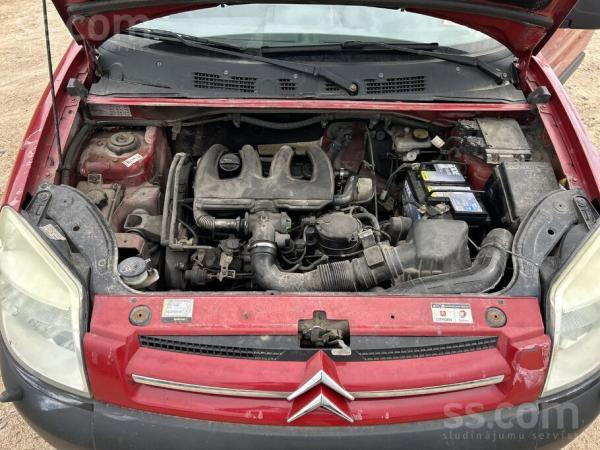 Red Citroen Berlingo 2004 in Dobele, with an engine capacity of 1.90 L and mileage of 300 thousand km for 288 €, photo 5 on AUTOMOTO.COM.LV