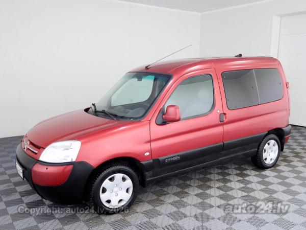 Red Citroen Berlingo 2006 in Tallinn, with an engine capacity of 1.60 L and mileage of 479 thousand km for 999 €, photo 2 on AUTOMOTO.COM.LV