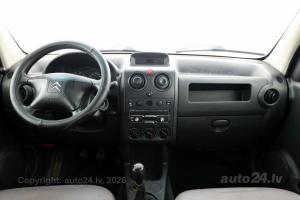 Sarkans Citroen Berlingo 2006 Tallina, ar dzinēja tilpumu 1.60 L un nobraukumu 479 tūkst. km par 999 €, foto 5 vietnē AUTOMOTO.COM.LV