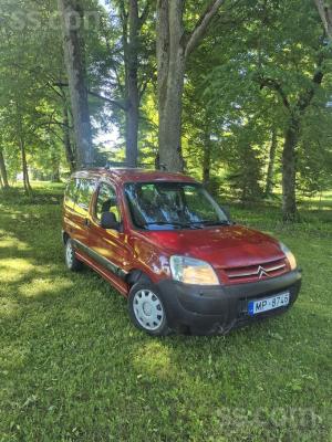Red Citroen Berlingo 2006 in Tukums, with an engine capacity of 1.60 L and mileage of 350 thousand km for 1150 €, photo  on AUTOMOTO.COM.LV