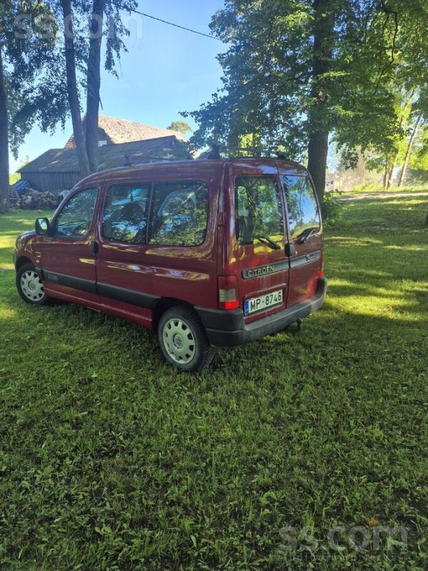 Sarkans Citroen Berlingo 2006 Tukums, ar dzinēja tilpumu 1.60 L un nobraukumu 350 tūkst. km par 1150 €, foto 3 vietnē AUTOMOTO.COM.LV