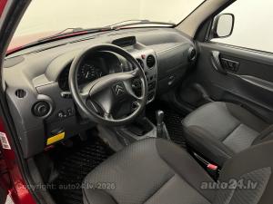 Sarkans Citroen Berlingo 2008 Pērnava, ar dzinēja tilpumu 1.40 L un nobraukumu 147 tūkst. km par 2990 €, foto 15 vietnē AUTOMOTO.COM.LV