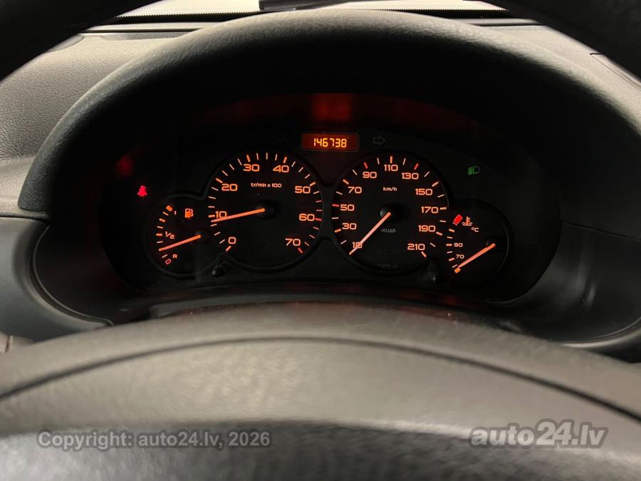 Sarkans Citroen Berlingo 2008 Pērnava, ar dzinēja tilpumu 1.40 L un nobraukumu 147 tūkst. km par 2990 €, foto 17 vietnē AUTOMOTO.COM.LV